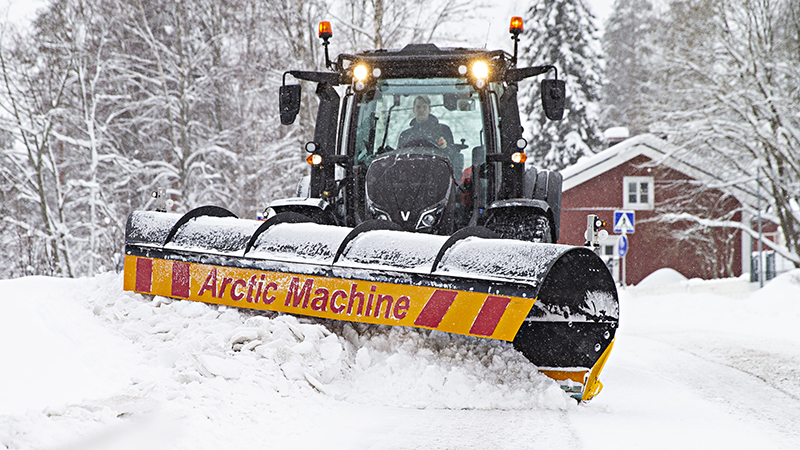 Tractors for municipality | A machine for all tasks | Valtra