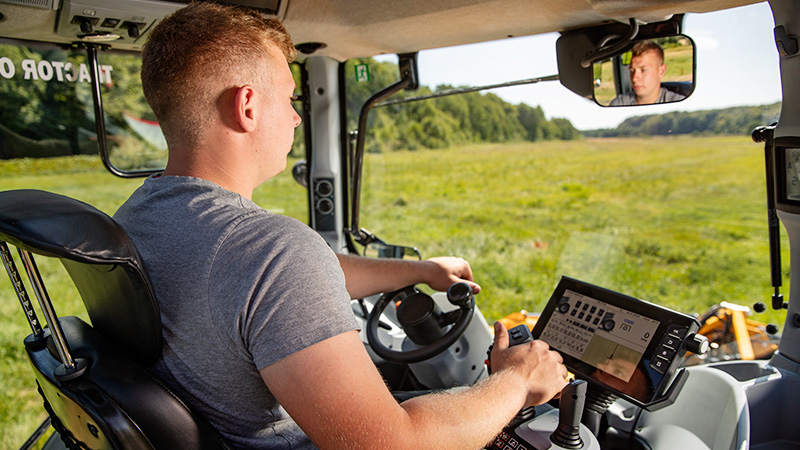SmartTouch | Easier than your smart phone | Valtra