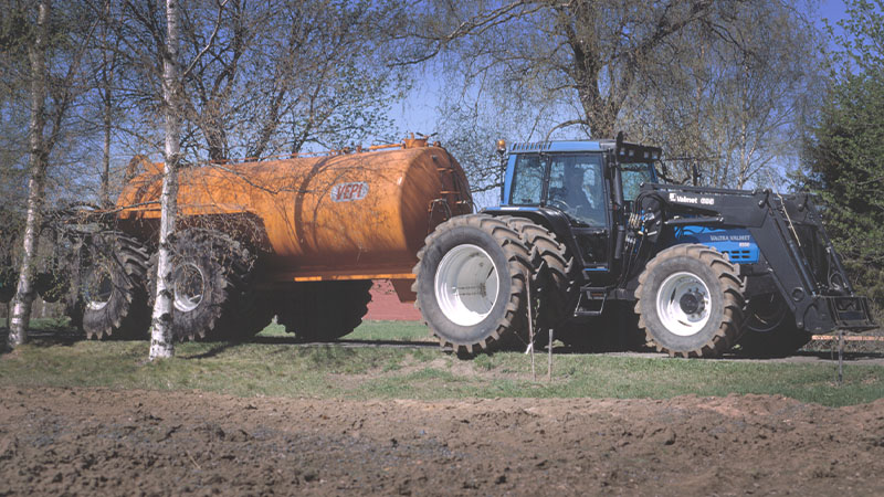 A short history of tractor front loaders
